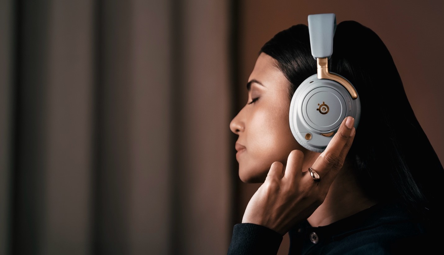 SteelSeries przedstawia rewolucyjne słuchawki Arctis Nova Elite